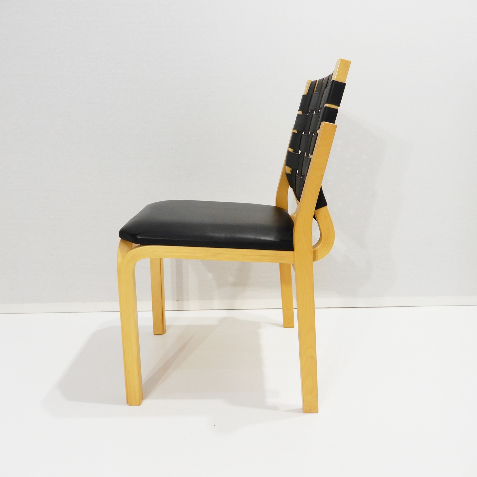 Artek Aalto Y612-tuoli, koivu/musta